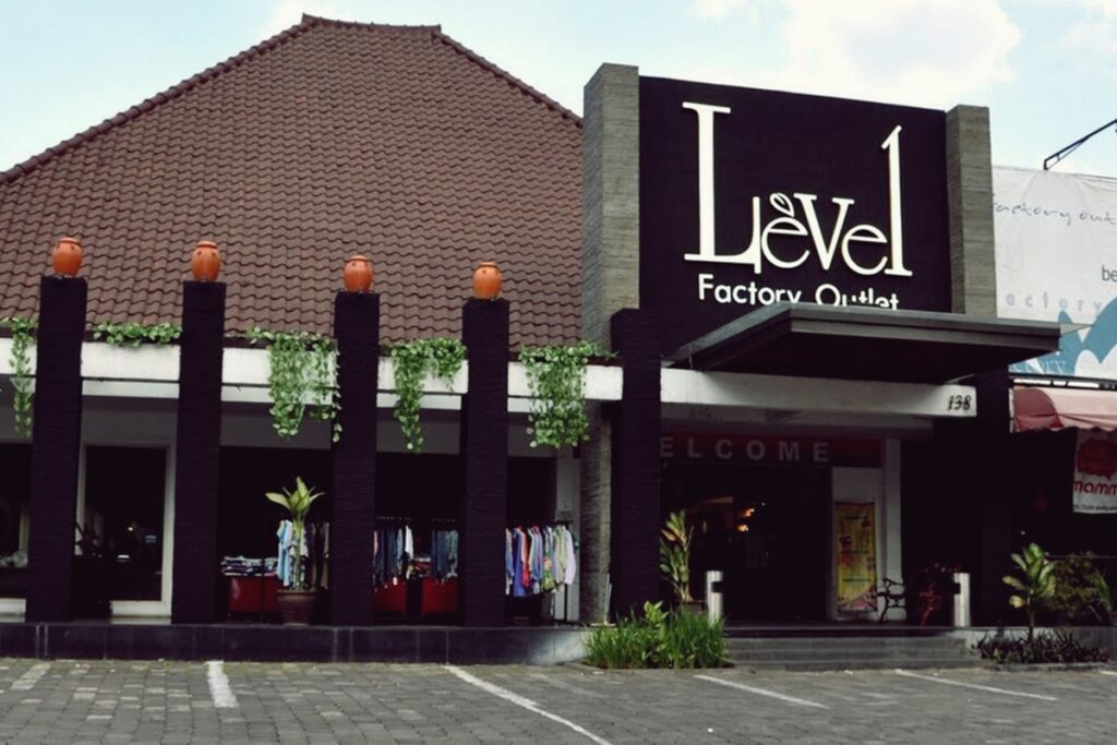 Visiting Some Famous Factory Outlets in Bandung